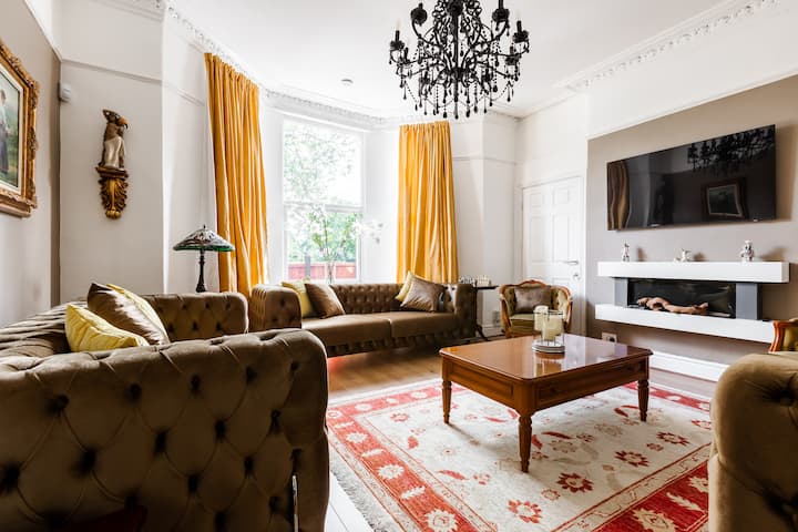 Charming House: 6 En-suites, Hot Tub, Parking - Guernsey