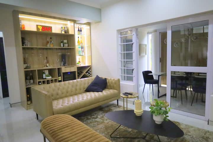 14 Coralwood Family Villa - East London