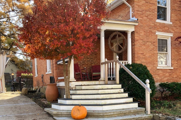 Private Space Near Downtown And Attractions - Saratoga Springs, NY
