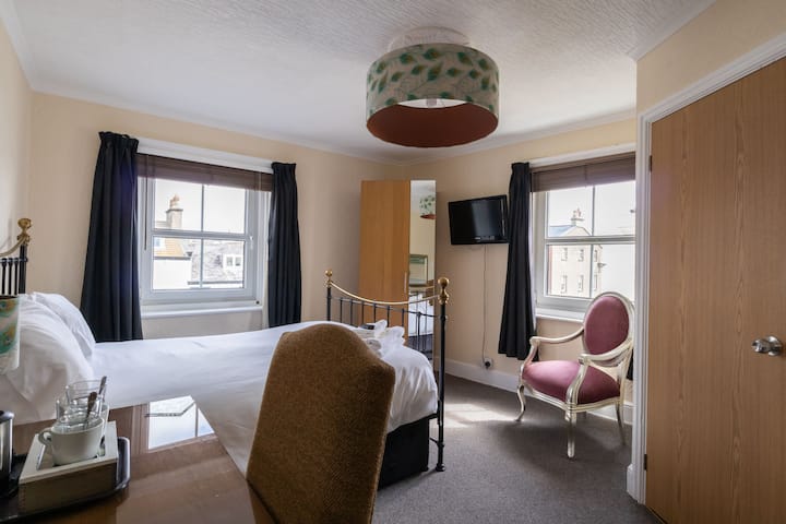 Comfortable Kingsize Room. - Robin Hood's Bay