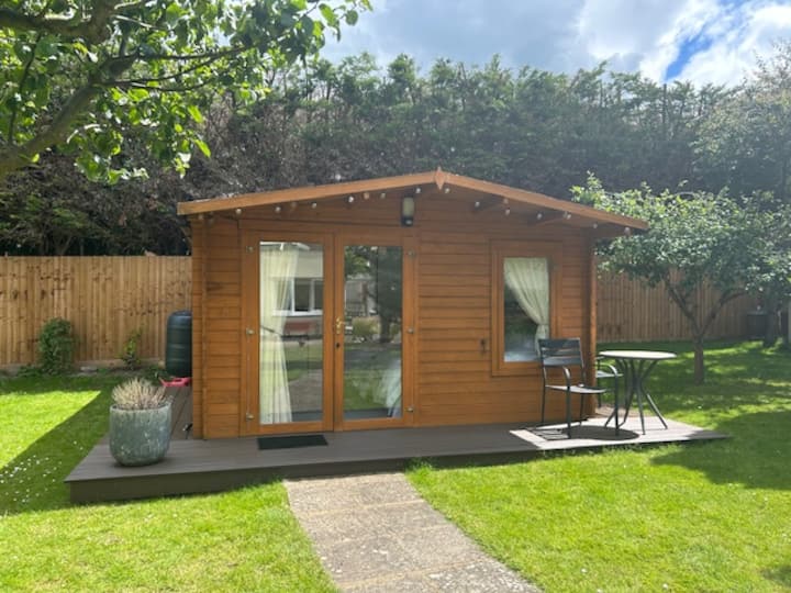 Belvedere Garden Lodge - Newmarket, UK