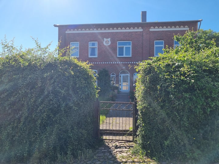 Zentrale Wohnung In Ruhiger Lage Mit Parkmöglich., - Preetz