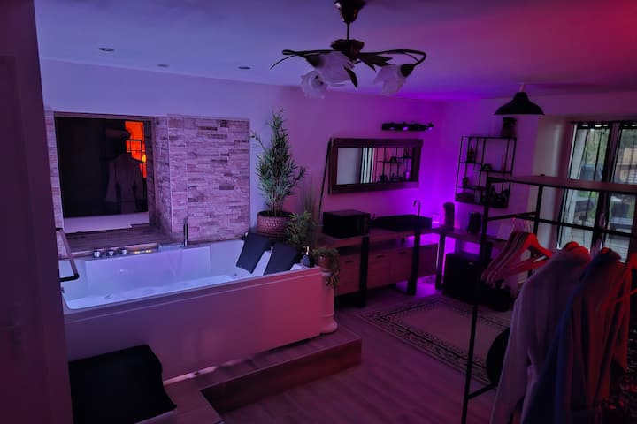 Suite Deluxe Avec Jacuzzi ,Jardin En
Bord De Mer - Lorient