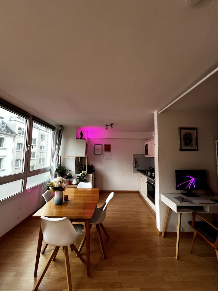 Charming City Apartment In The Heart Of Cologne - Colonia