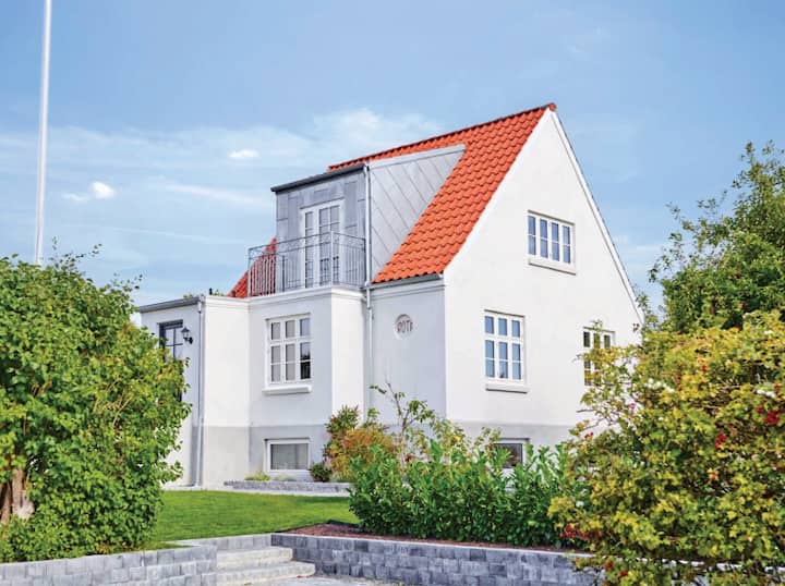 Elegant Villa Med Skøn Og Solrig Have - Aarhus