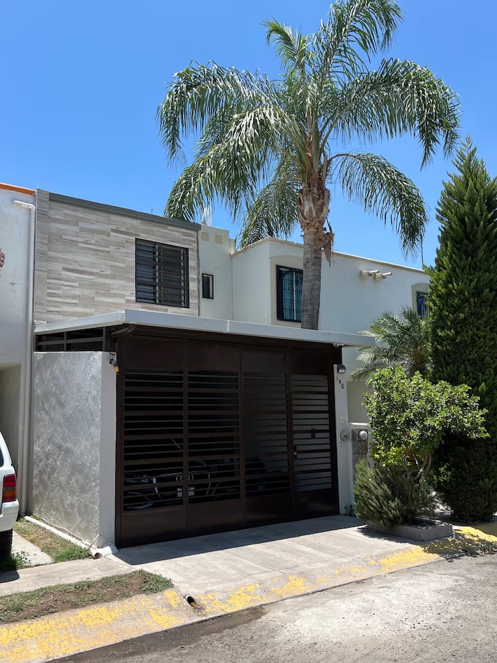 Moderna Y Hermosa Casa Zapopan - Zapopan