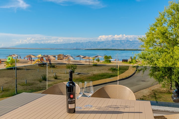 Nin-a8, 2 Spavaće Sobe, 1. Kat, 1. Red Do Mora - Nin