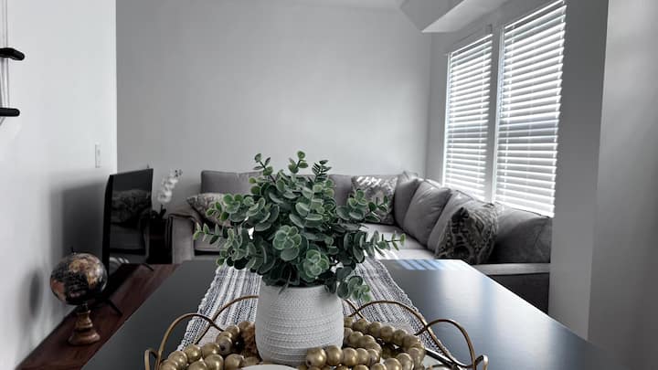 Chic City Guesthouse Getaway - Barrington, RI