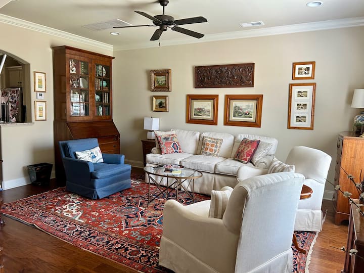 English Tudor Condo Close To Stadium And Square - Oxford, MS