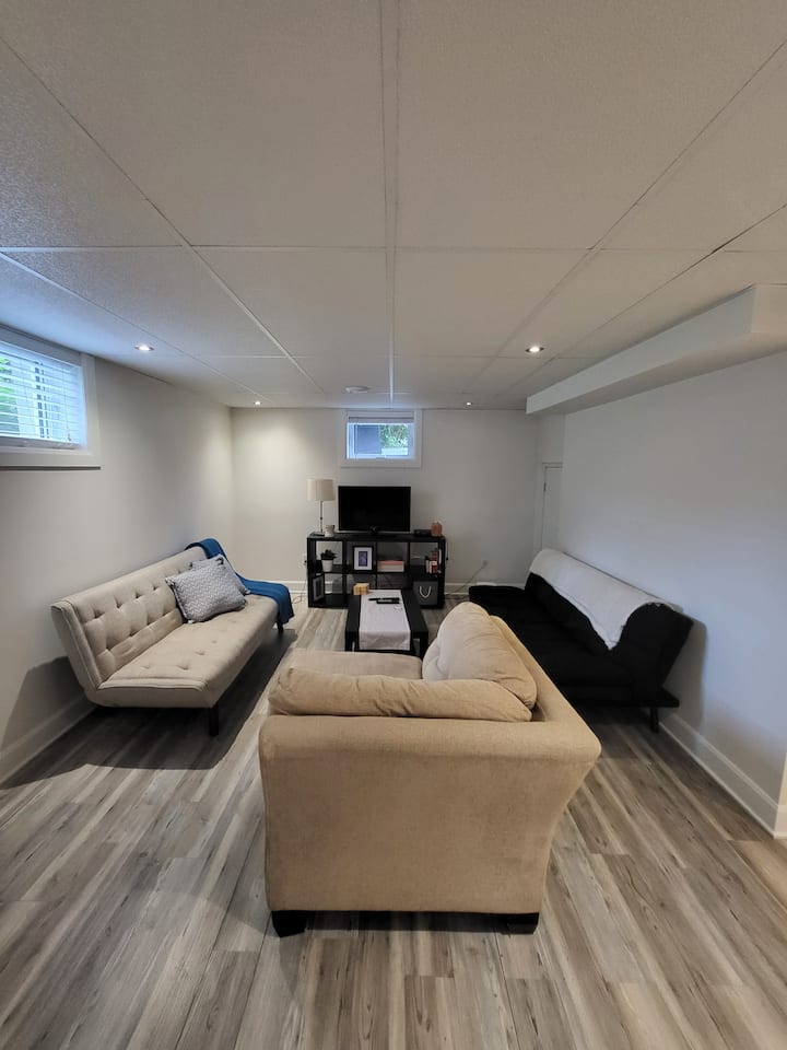 Private Basement Apartment - Ottawa