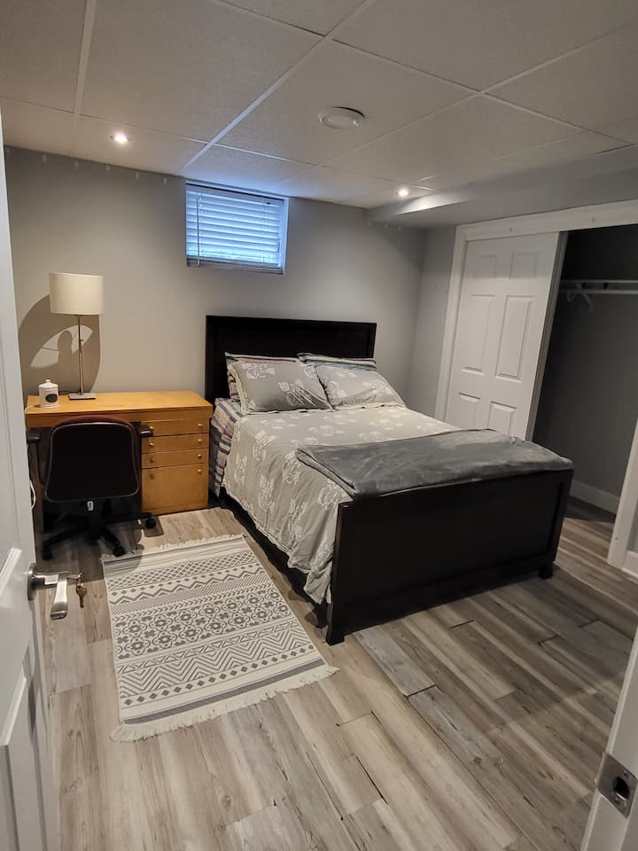 Private Basement Apartment - Ottawa