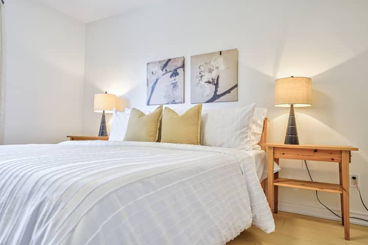 Sep Deal/toronto 3bd W/hwy404/one Parking/bestfood - Toronto