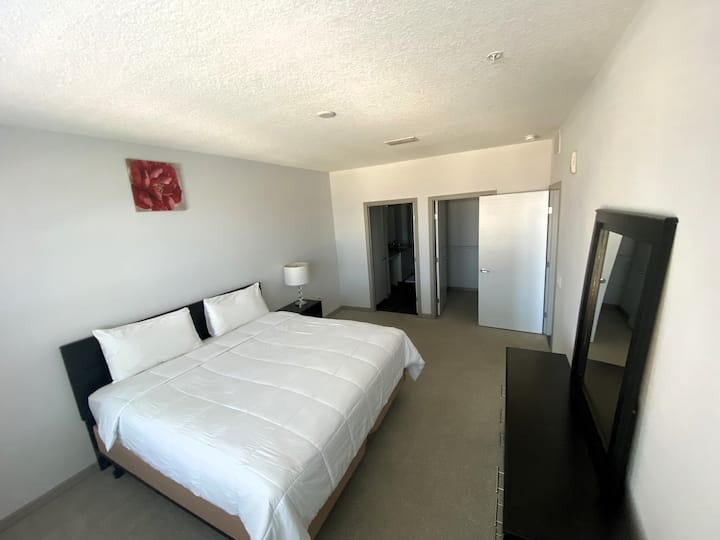 Large Comfortable 1 Br Home - Kissimmee, FL