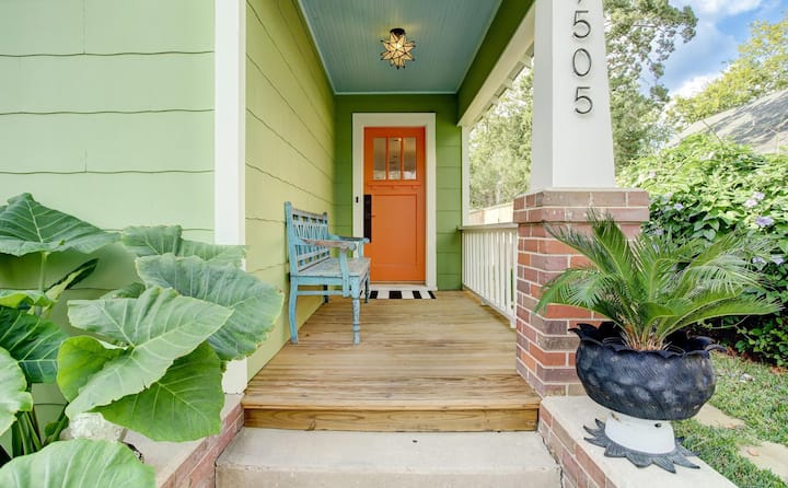 Bungalow With A Rockabilly Twist - Houston, TX