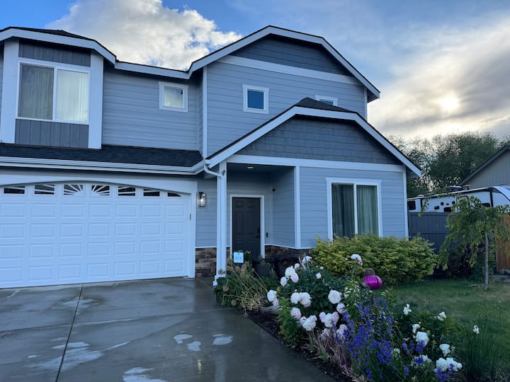 Large Ellensburg Getaway - Ellensburg, WA