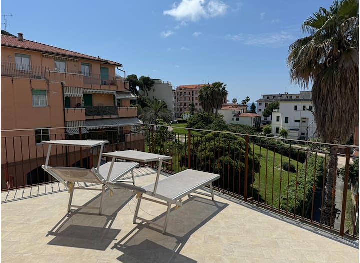 Mansardina Sulla Ciclabile - Diano Marina