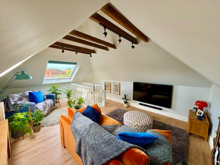Idyllic Village Retreat - Crowborough