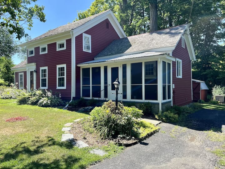 Quaint, Country Home - Greenwich, NY