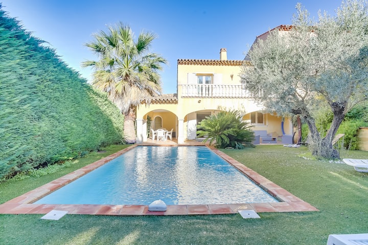 Agréable Villa Climatisée Avec Piscine Chauffée - Sainte-Maxime