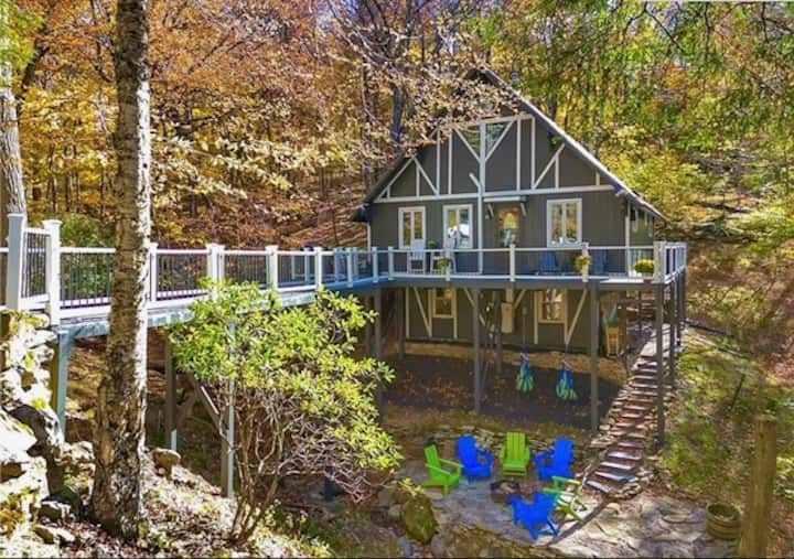 Above The Creek Getaway! - Beech Mountain, NC
