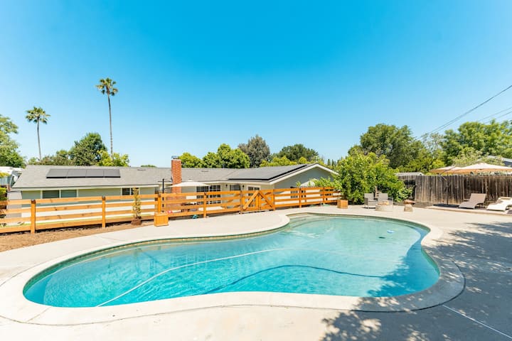 Serene Ranch Home W/ Pool + Privatebackyard Office - Thousand Oaks