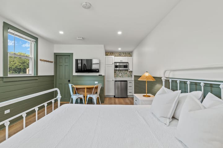 Charming 1-br Unit (B) In Chatham, Ma Near Beaches - Cape Cod, MA