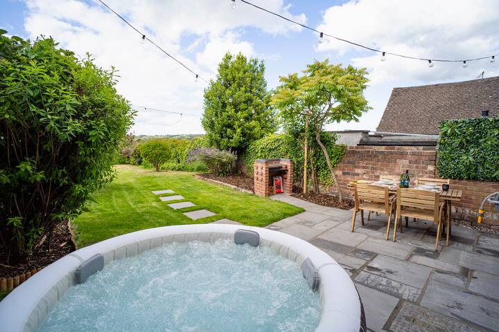 Stylish 2 Bedroom Cottage With Hot Tub And Parking - Stourport-on-Severn