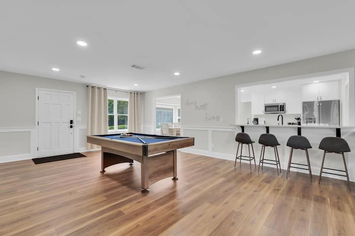 Spacious Retreat Savannah (Free Parking) - Savannah, GA