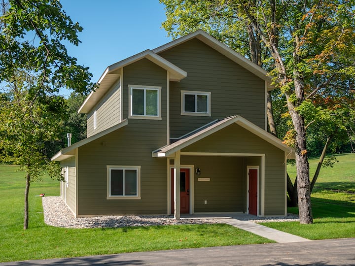 Peaceful 2 Bedroom Suite - Maplewood State Park, Pelican Rapids
