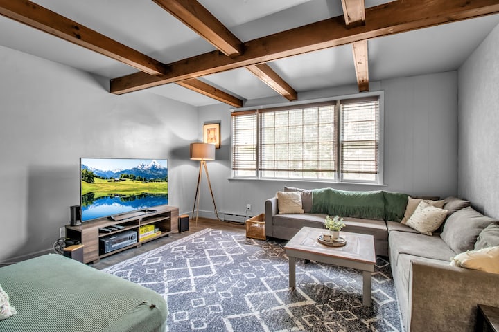 Entire Home With Game Room - Buffalo, NY