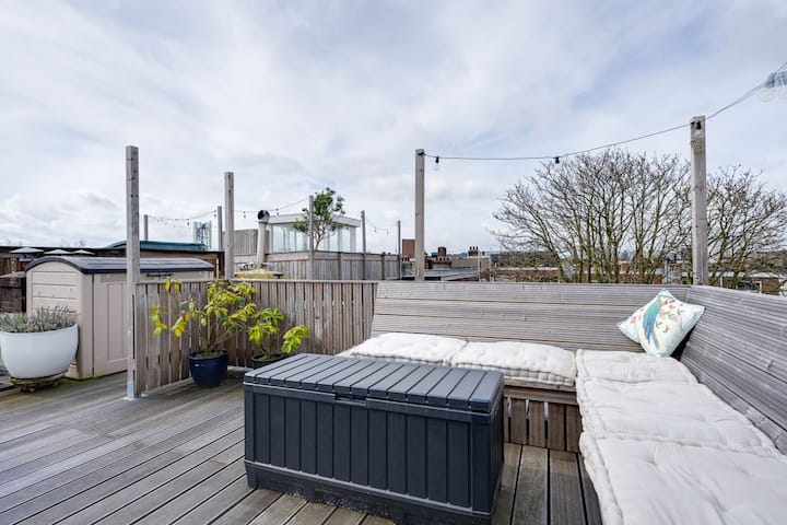 Fantastic Roof Garden Views - Amsterdam