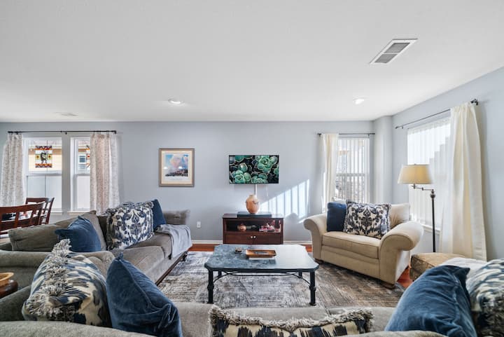 Flyer's Nest Townhome - Westminster, CO