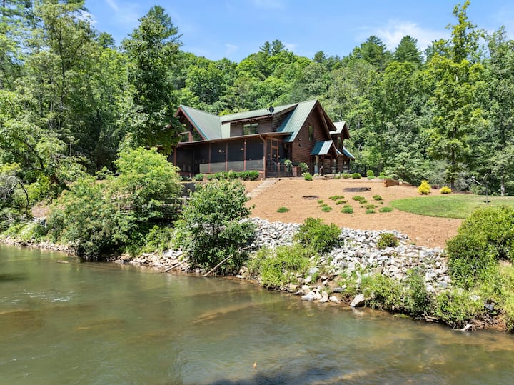 Private Luxe Retreat On Etowah River Peninsula - Dawsonville, GA
