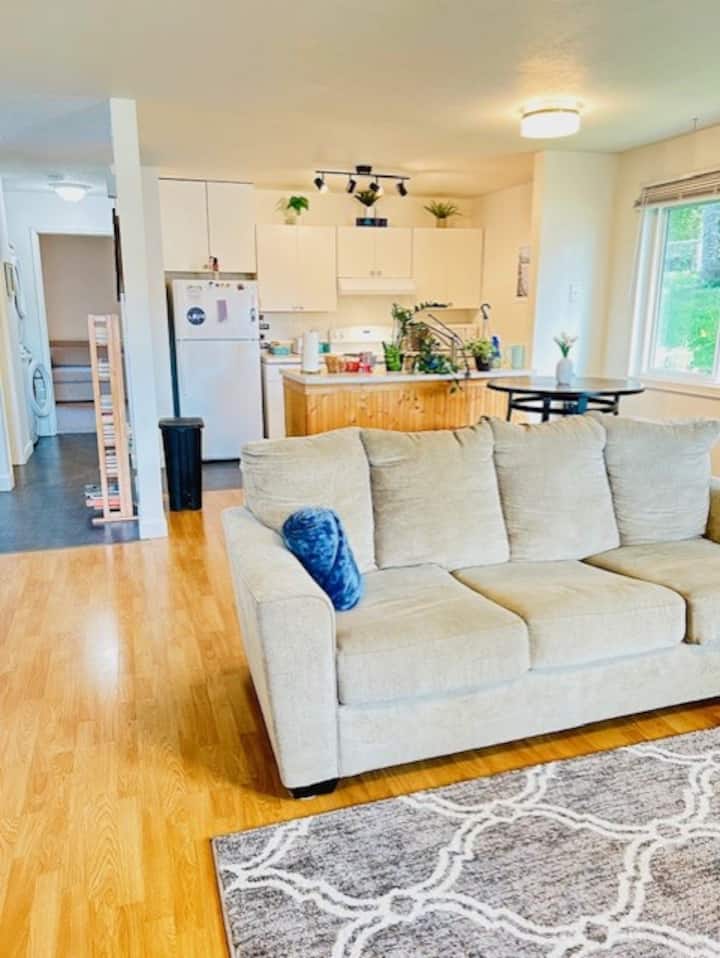 Birch Bungalow
Safe Apartment In South Anchorage - Anchorage