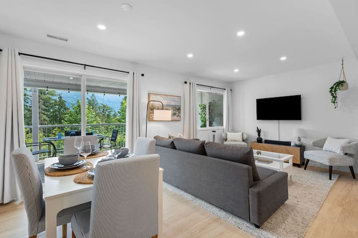 Cultus Lake Mountainside Suite - Chilliwack