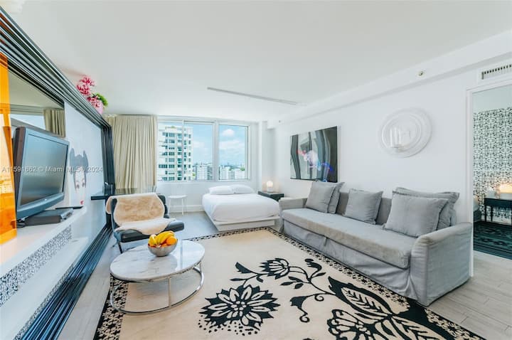 Luxury South Beach Suite 2 Bed W Pool & Gym #1004 - Miami Beach