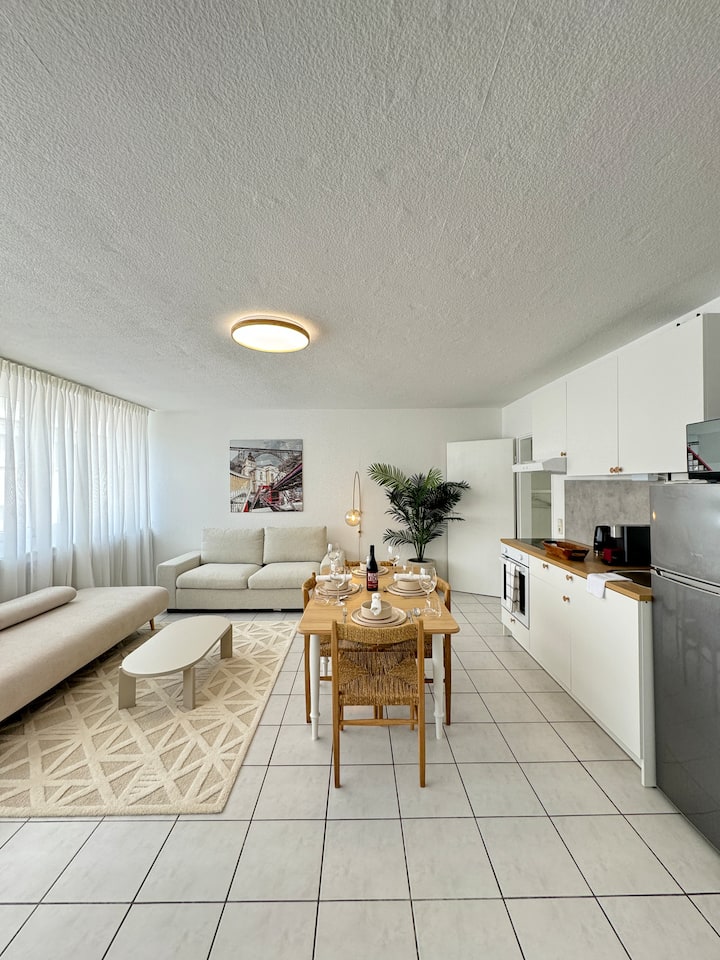 Stylish And Modern 2-room Apartment In City Center - Wuppertal