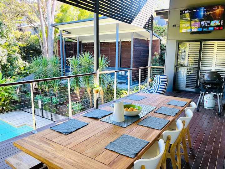 Tropical Retreat Style Home - Maroochydore