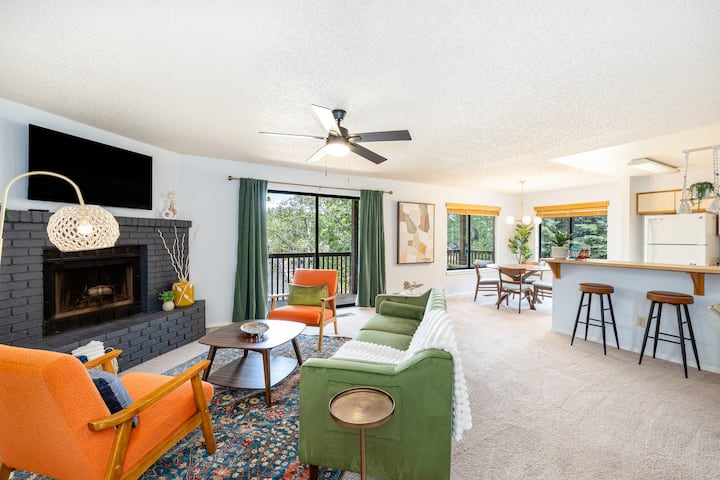 Flagstaff Country Club | Mid-century Condo Stay - Flagstaff