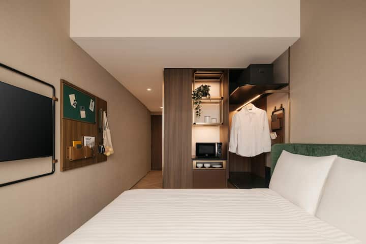 Explore Holland Village - Private Room - Jurong East