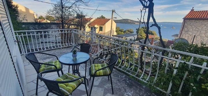 Apartman 4+1, 200 Metara Od Mora - Seget Vranjica