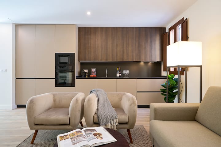 Lujoso Apt. De Diseño Con Parking Gratis - Sevilla, España