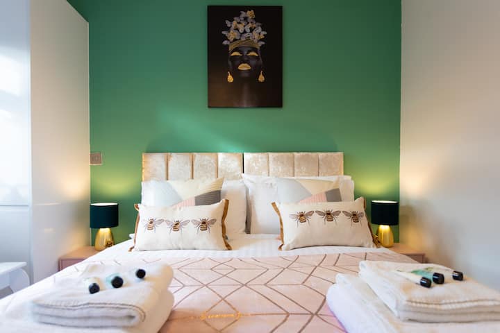 Cosy 2 Bed In Hatfield | Parking - St Albans