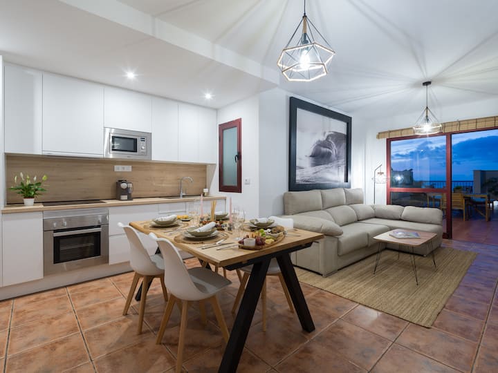 Giraud Ii - Secluded Beachfront - Teror