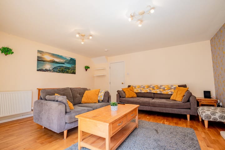 Host & Stay | Manfield Avenue - Coventry
