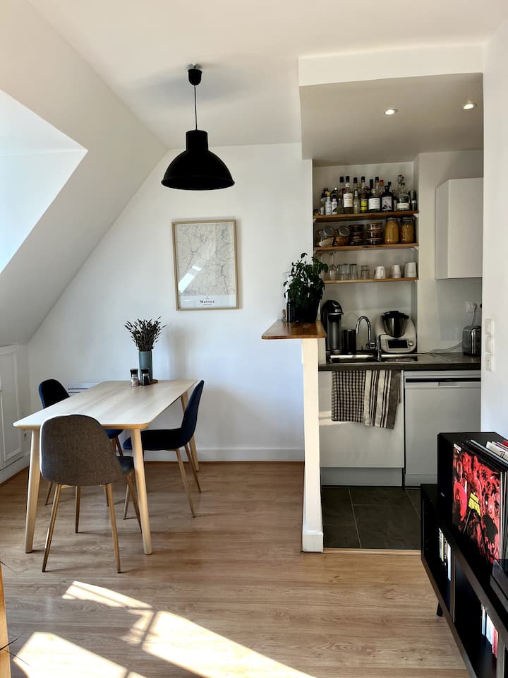 Central With Ac And Rooftop Views - París