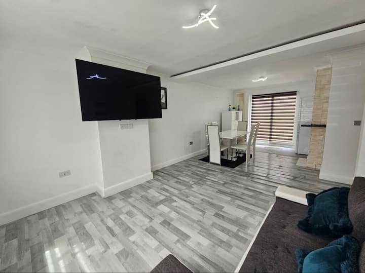 3 Bedroom - Luton - London - Luton