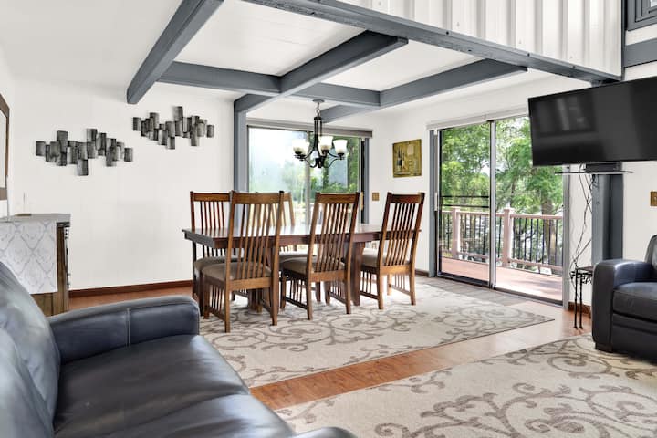 Sand Lake Cottage - Lakefront With Amazing Views - Brooklyn, MI