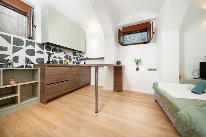 La Verita 1 St Line With Garden - Opatija