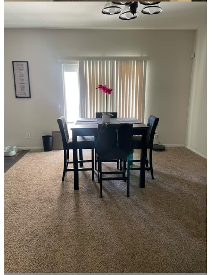 Mountain View Desert Retreat - Desert Hot Springs, CA